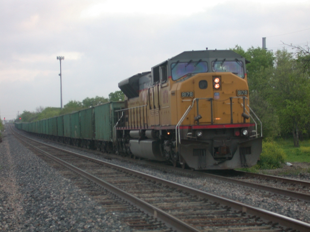 UP 8178 1Apr2010 SB on the side